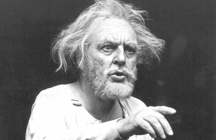 Archive: Donald Sinden and the art of performing King Lear