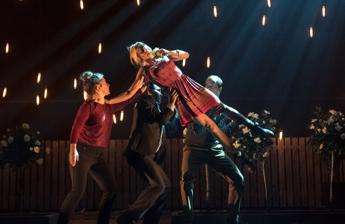 Pay boost for performers and stage managers at independent companies