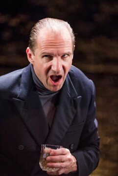 Richard III review, Almeida Theatre, London, 2016