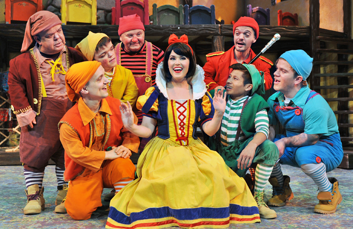 Snow White and the Seven Dwarfs review, Octagon Theatre, Yeovil, 2019