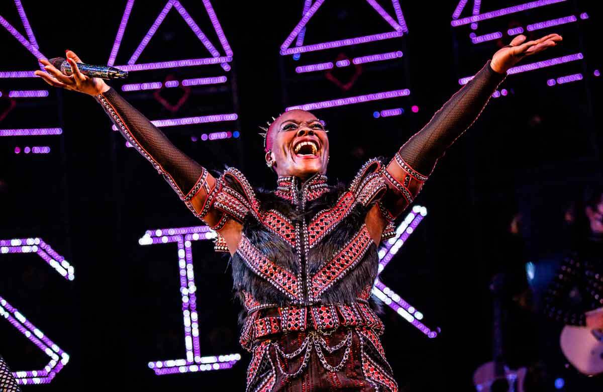 Review: Six at the Lyric Theatre – 'an awful lot of fun'