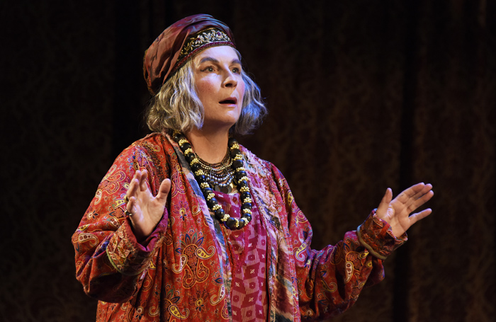 Blithe Spirit starring Jennifer Saunders to return to West End