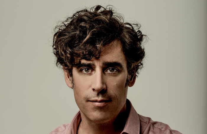 Review: A Christmas Carol at London's Old Vic starring Stephen Mangan ...