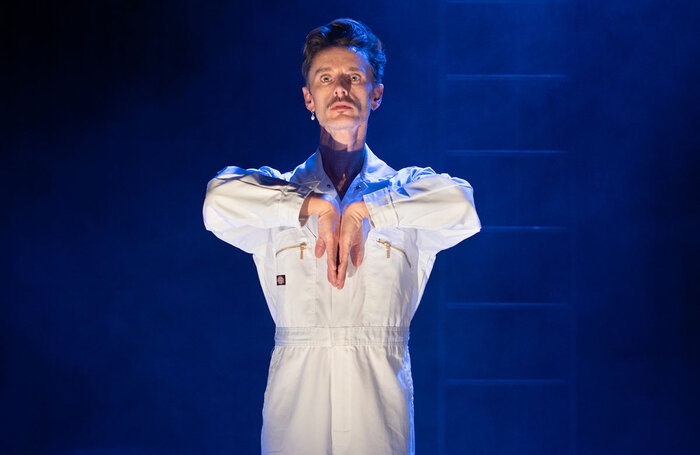 iShowmanism! A Concise Histrionic of Performance review at Ustinov ...