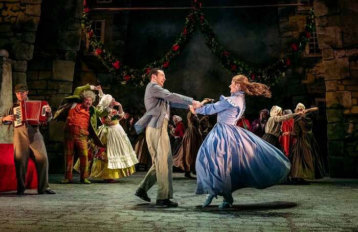 An Edinburgh Christmas Carol review at the Royal Lyceum Theatre ...