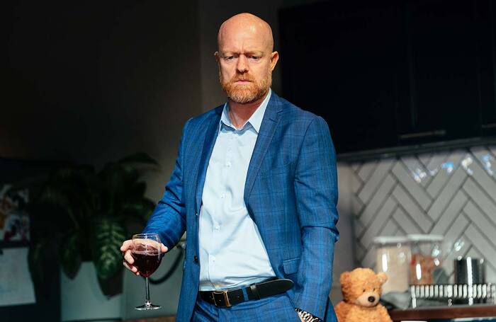 2:22 – A Ghost Story review at Lyric Theatre, London, starring Cheryl