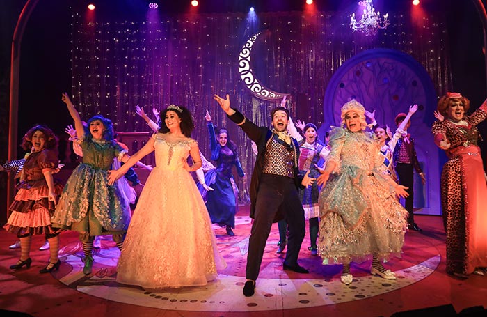 Scottish pantomime round-up: The Wizard of Oz (Alhambra Theatre ...