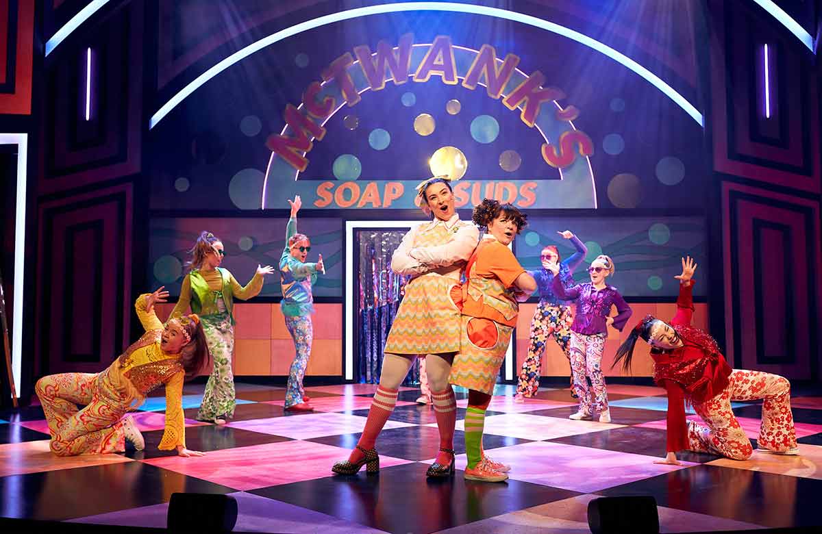 Aladdin review at Macrobert Arts Centre, Stirling with Johnny McKnight