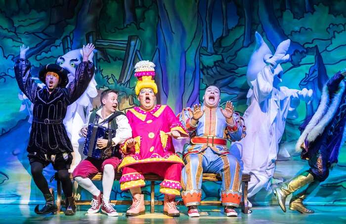 Snow White review at Lyceum Theatre, Sheffield, by Paul Hendy