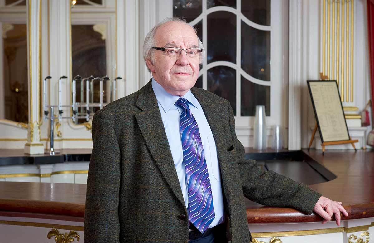 West End theatres to dim lights in memory of Edwin Shaw