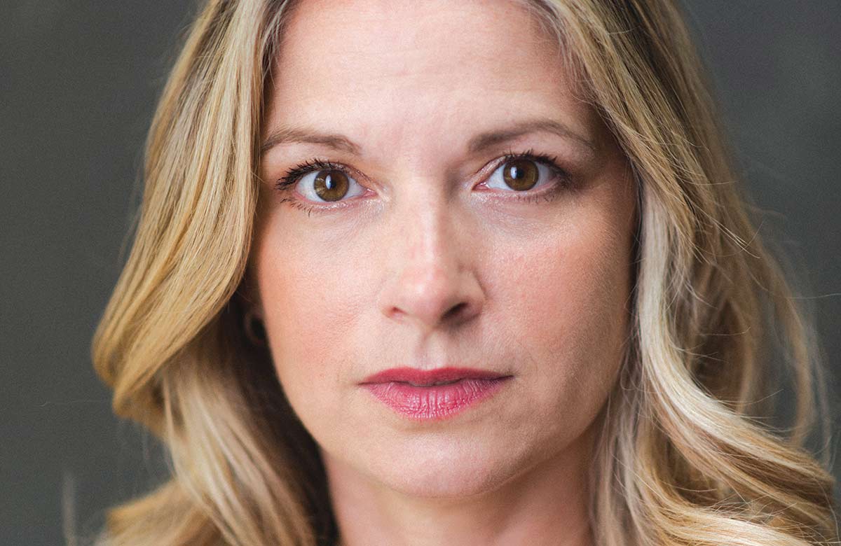 Caroline Sheen on Mitiltary Wives and musical theatre