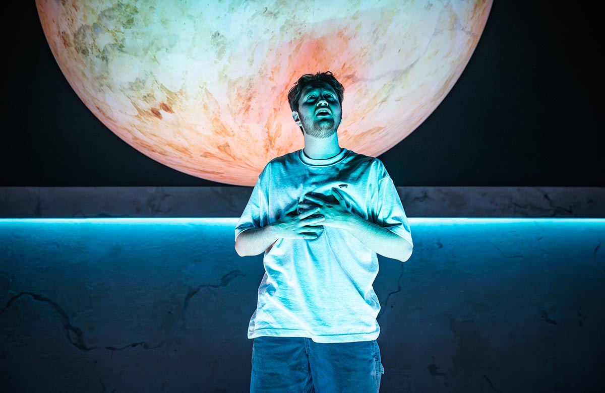 Dynolwaith at the Sherman Theatre, Cardiff: deeply human